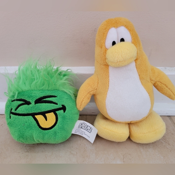 Club Penguin | Toys | Club Penguin Green Emoji Plush And Yellow Penguin ...